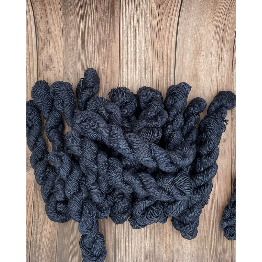 Dusk – Lazy Bee Yarn